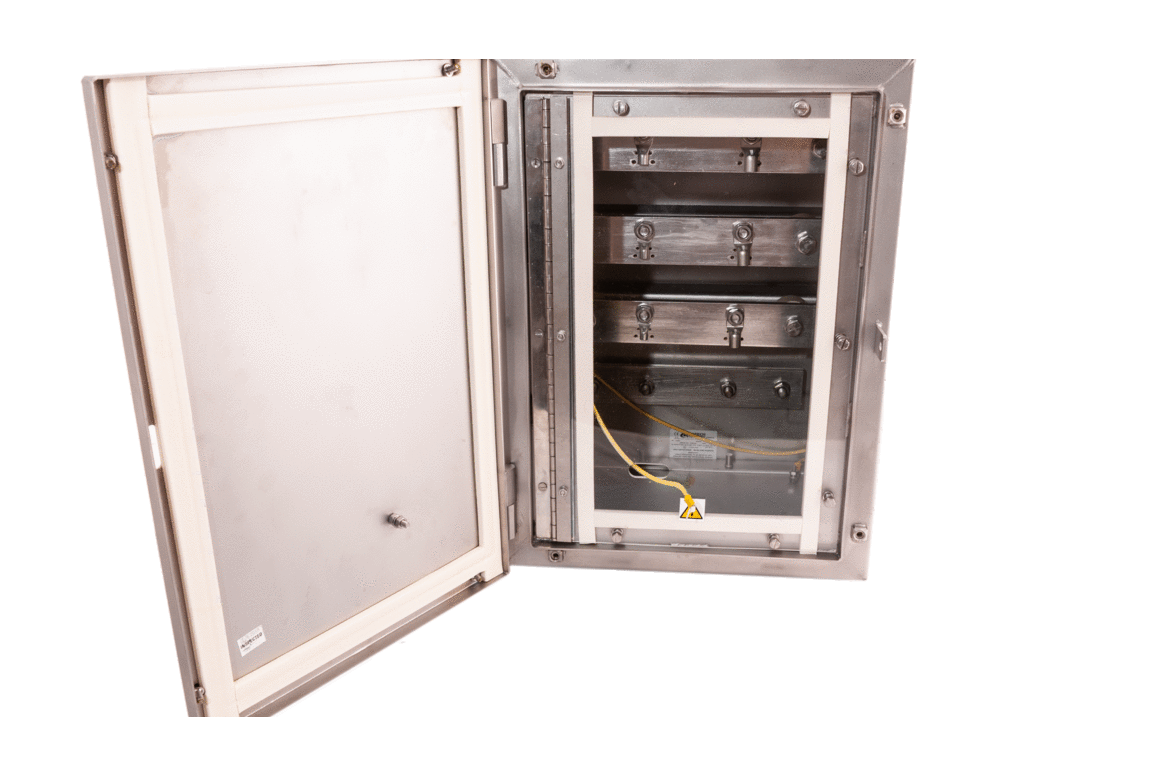 Flexible tiered busbar enclosure for high current application | Abtech
